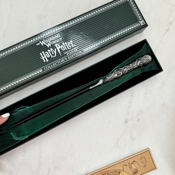Warner Bros. | Toys | New Harry Potter Wizarding World Collectible Wand ...